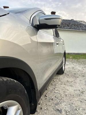 Grey Nissan Qashqai 2014 in Kaisiadorys, with an engine capacity of 1.60 L and mileage of 239 thousand km for 7950 €, photo 10 on AUTOMOTO.COM.LV