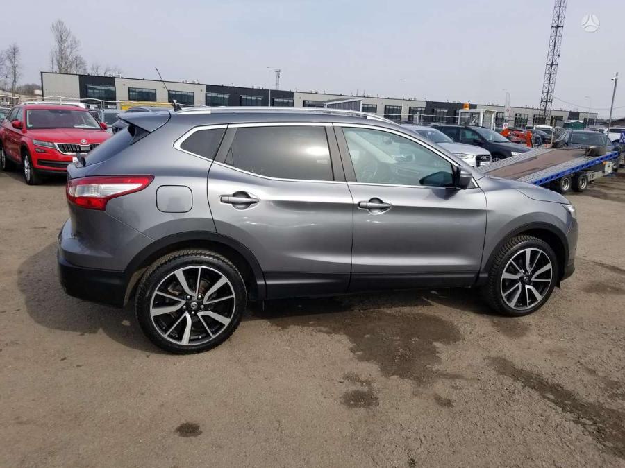 Grey Nissan Qashqai 2014 in Kaunas, with an engine capacity of 1.20 L and mileage of 170 thousand km for 7550 €, photo 7 on AUTOMOTO.COM.LV