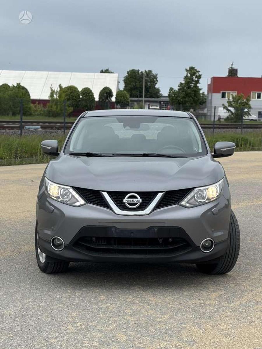 Grey Nissan Qashqai 2014 in Marijampole, with an engine capacity of 1.60 L and mileage of 264 thousand km for 6450 €, photo 3 on AUTOMOTO.COM.LV