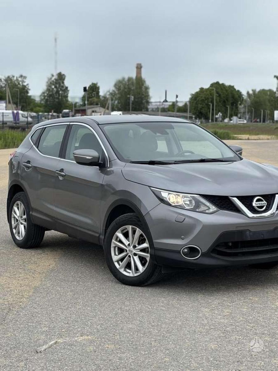 Grey Nissan Qashqai 2014 in Marijampole, with an engine capacity of 1.60 L and mileage of 264 thousand km for 6450 €, photo 4 on AUTOMOTO.COM.LV