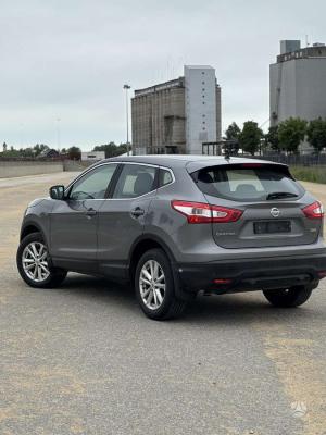Grey Nissan Qashqai 2014 in Marijampole, with an engine capacity of 1.60 L and mileage of 264 thousand km for 6450 €, photo 8 on AUTOMOTO.COM.LV