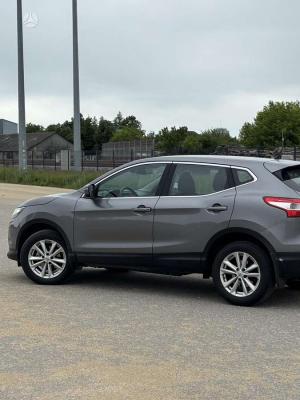 Grey Nissan Qashqai 2014 in Marijampole, with an engine capacity of 1.60 L and mileage of 264 thousand km for 6450 €, photo 9 on AUTOMOTO.COM.LV