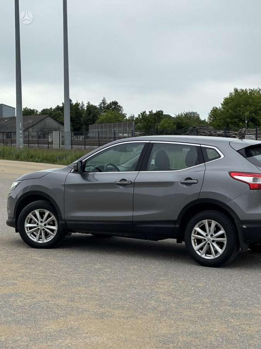 Grey Nissan Qashqai 2014 in Marijampole, with an engine capacity of 1.60 L and mileage of 264 thousand km for 6450 €, photo 9 on AUTOMOTO.COM.LV
