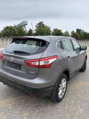 Grey Nissan Qashqai 2014 in Marijampole, with an engine capacity of 1.60 L and mileage of 264 thousand km for 6450 €, photo 12 on AUTOMOTO.COM.LV
