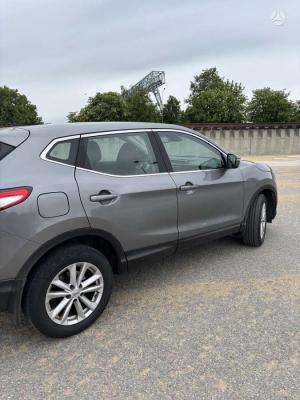 Grey Nissan Qashqai 2014 in Marijampole, with an engine capacity of 1.60 L and mileage of 264 thousand km for 6450 €, photo 13 on AUTOMOTO.COM.LV