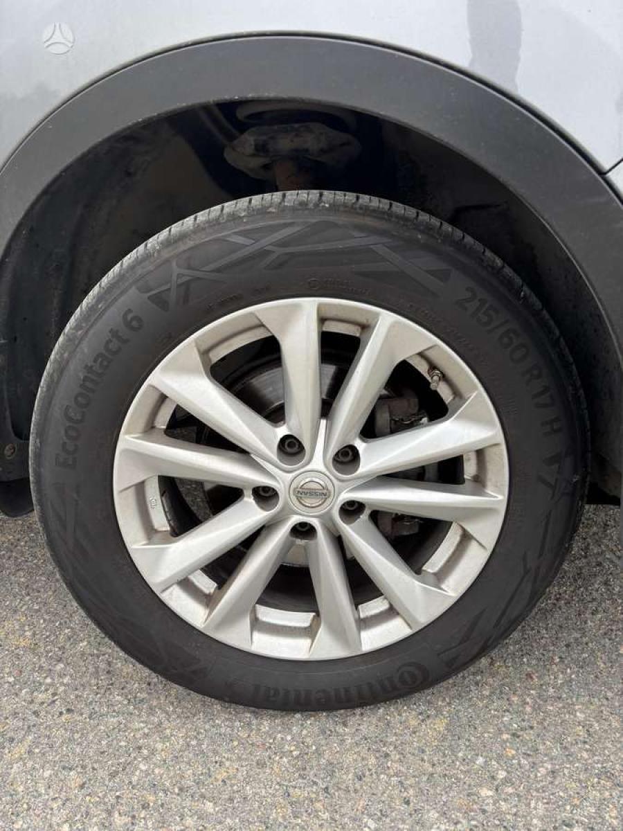 Grey Nissan Qashqai 2014 in Marijampole, with an engine capacity of 1.60 L and mileage of 264 thousand km for 6450 €, photo 14 on AUTOMOTO.COM.LV