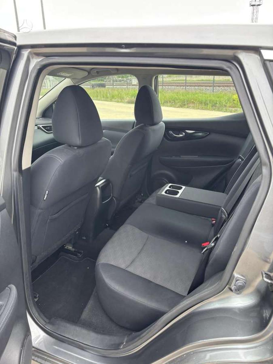 Grey Nissan Qashqai 2014 in Marijampole, with an engine capacity of 1.60 L and mileage of 264 thousand km for 6450 €, photo 21 on AUTOMOTO.COM.LV