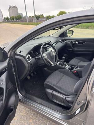 Grey Nissan Qashqai 2014 in Marijampole, with an engine capacity of 1.60 L and mileage of 264 thousand km for 6450 €, photo 22 on AUTOMOTO.COM.LV