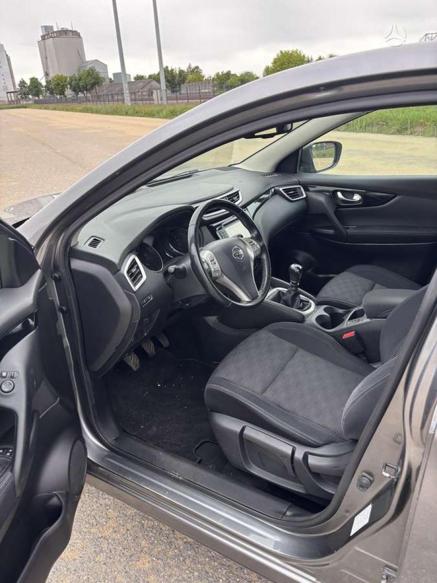 Grey Nissan Qashqai 2014 in Marijampole, with an engine capacity of 1.60 L and mileage of 264 thousand km for 6450 €, photo 22 on AUTOMOTO.COM.LV