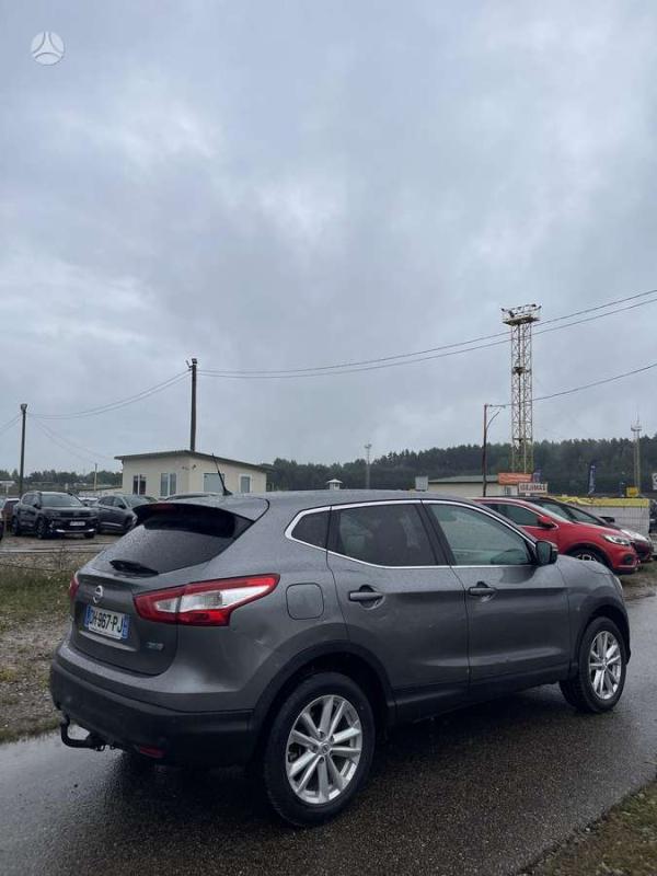 Pelēks Nissan Qashqai 2014 Viļņa, ar dzinēja tilpumu 1.60 L un nobraukumu 225 tūkst. km par 6897 €, foto 5 vietnē AUTOMOTO.COM.LV