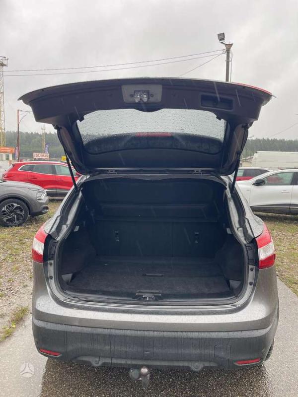 Pelēks Nissan Qashqai 2014 Viļņa, ar dzinēja tilpumu 1.60 L un nobraukumu 225 tūkst. km par 6897 €, foto 9 vietnē AUTOMOTO.COM.LV