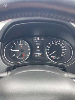 Pelēks Nissan Qashqai 2014 Viļņa, ar dzinēja tilpumu 1.60 L un nobraukumu 225 tūkst. km par 6897 €, foto 15 vietnē AUTOMOTO.COM.LV