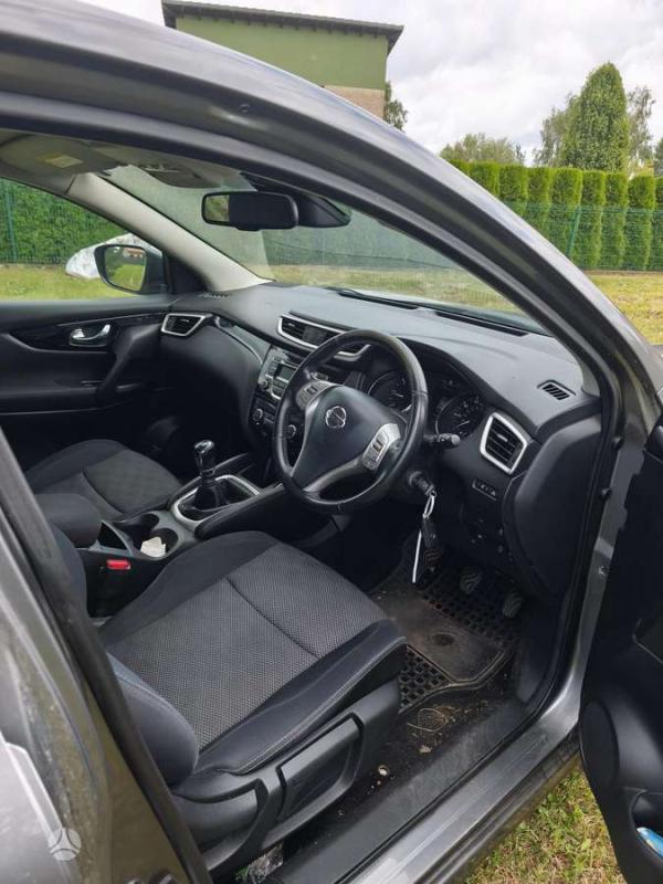 Pelēks Nissan Qashqai 2014 Kauņa, ar dzinēja tilpumu 1.46 L un nobraukumu 187 tūkst. km par 2600 €, foto 6 vietnē AUTOMOTO.COM.LV