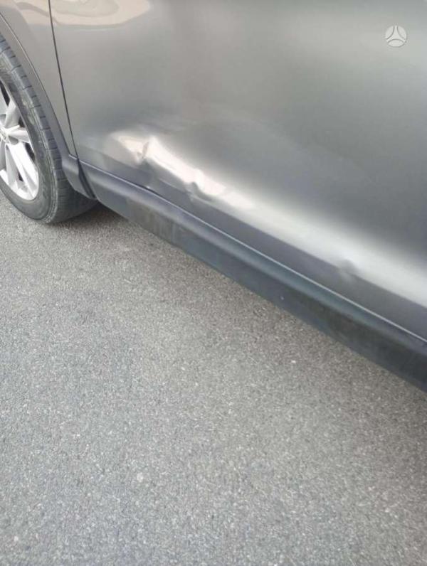 Pelēks Nissan Qashqai 2014 Kauņa, ar dzinēja tilpumu 1.46 L un nobraukumu 187 tūkst. km par 2600 €, foto 8 vietnē AUTOMOTO.COM.LV