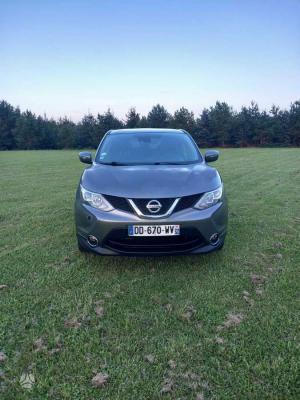Grey Nissan Qashqai 2014 in Taurage, with an engine capacity of 1.60 L and mileage of 275 thousand km for 5850 €, photo 4 on AUTOMOTO.COM.LV