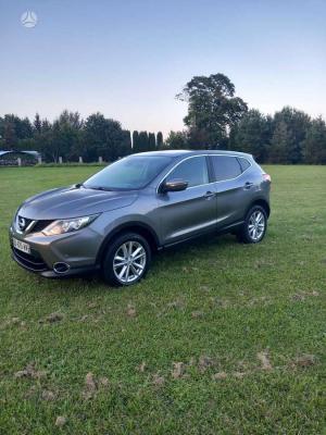 Grey Nissan Qashqai 2014 in Taurage, with an engine capacity of 1.60 L and mileage of 275 thousand km for 5850 €, photo 5 on AUTOMOTO.COM.LV