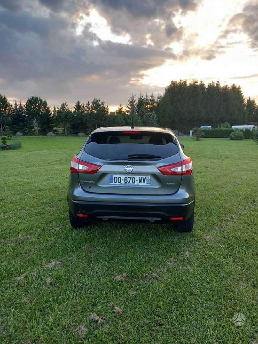 Grey Nissan Qashqai 2014 in Taurage, with an engine capacity of 1.60 L and mileage of 275 thousand km for 5850 €, photo 8 on AUTOMOTO.COM.LV
