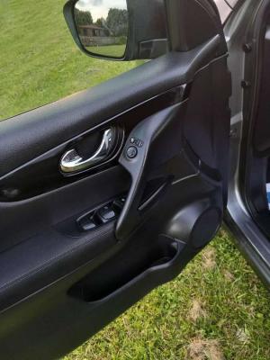 Grey Nissan Qashqai 2014 in Taurage, with an engine capacity of 1.60 L and mileage of 275 thousand km for 5850 €, photo 21 on AUTOMOTO.COM.LV