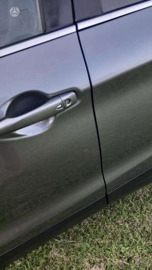 Grey Nissan Qashqai 2014 in Taurage, with an engine capacity of 1.60 L and mileage of 275 thousand km for 5850 €, photo 22 on AUTOMOTO.COM.LV