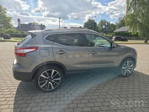 Pelēks Nissan Qashqai 2014 Jelgava, ar dzinēja tilpumu 1.60 L un nobraukumu 208 tūkst. km par 9250 €, foto 5 vietnē AUTOMOTO.COM.LV