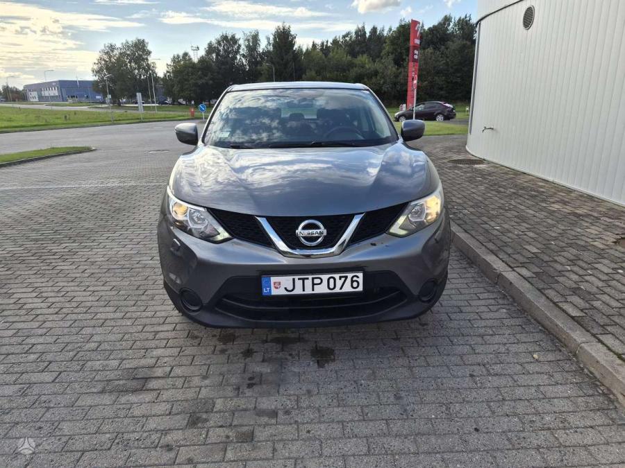 Pelēks Nissan Qashqai 2014 Panevēža, ar dzinēja tilpumu 1.20 L un nobraukumu 169 tūkst. km par 7000 €, foto 4 vietnē AUTOMOTO.COM.LV