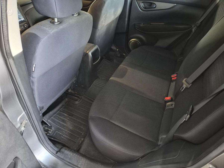 Pelēks Nissan Qashqai 2014 Panevēža, ar dzinēja tilpumu 1.20 L un nobraukumu 169 tūkst. km par 7000 €, foto 10 vietnē AUTOMOTO.COM.LV