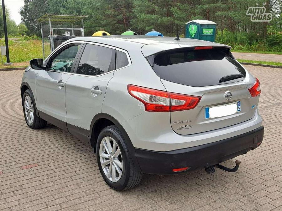 Grey Nissan Qashqai 2014 in Taurage, with an engine capacity of 1.50 L and mileage of 226 thousand km for 7100 €, photo 7 on AUTOMOTO.COM.LV