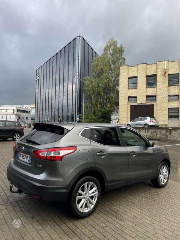 Nissan Qashqai 2014 Viļņa vietnē Pelēks Nissan Qashqai 2014 Viļņa, ar dzinēja tilpumu 1.60 L un nobraukumu 225 tūkst. km par 7139 €, foto 6 vietnē AUTOMOTO.COM.LV