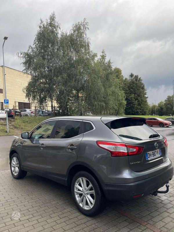 Nissan Qashqai 2014 Viļņa vietnē Pelēks Nissan Qashqai 2014 Viļņa, ar dzinēja tilpumu 1.60 L un nobraukumu 225 tūkst. km par 7139 €, foto 8 vietnē AUTOMOTO.COM.LV