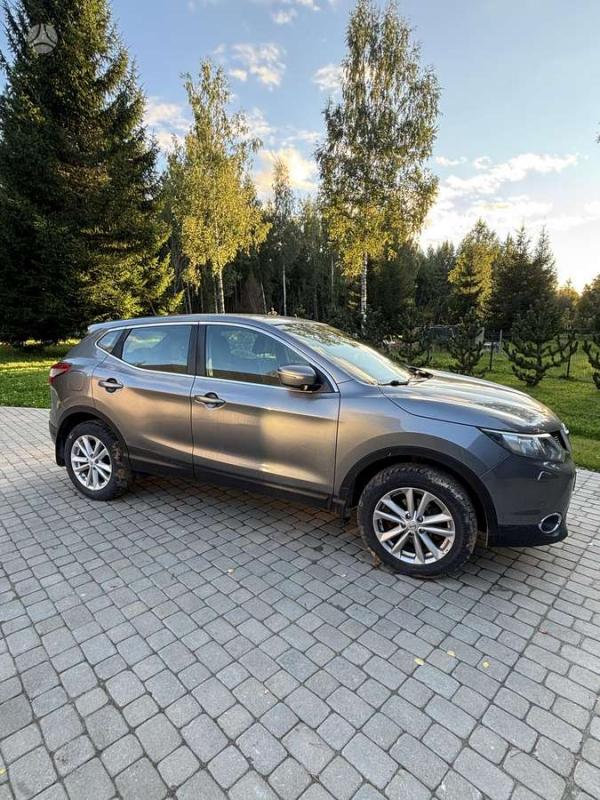 Nissan Qashqai 2014 Viļņa vietnē Pelēks Nissan Qashqai 2014 Viļņa, ar dzinēja tilpumu 1.60 L un nobraukumu 110 tūkst. km par 10000 €, foto 1 vietnē AUTOMOTO.COM.LV