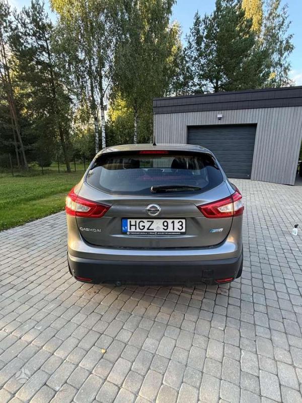 Nissan Qashqai 2014 Viļņa vietnē Pelēks Nissan Qashqai 2014 Viļņa, ar dzinēja tilpumu 1.60 L un nobraukumu 110 tūkst. km par 10000 €, foto 5 vietnē AUTOMOTO.COM.LV