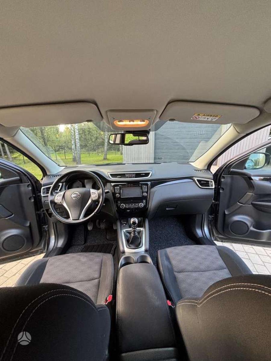 Grey Nissan Qashqai 2014 in Vilnius, with an engine capacity of 1.60 L and mileage of 110 thousand km for 10000 €, photo 7 on AUTOMOTO.COM.LV