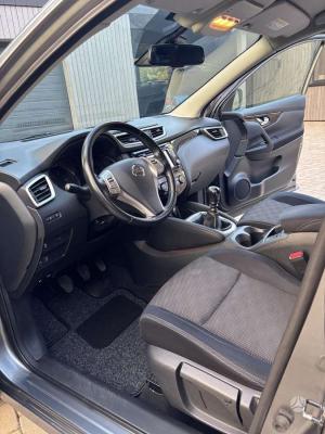 Grey Nissan Qashqai 2014 in Vilnius, with an engine capacity of 1.60 L and mileage of 110 thousand km for 10000 €, photo 8 on AUTOMOTO.COM.LV