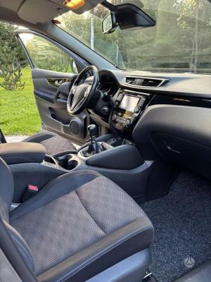 Grey Nissan Qashqai 2014 in Vilnius, with an engine capacity of 1.60 L and mileage of 110 thousand km for 10000 €, photo 9 on AUTOMOTO.COM.LV