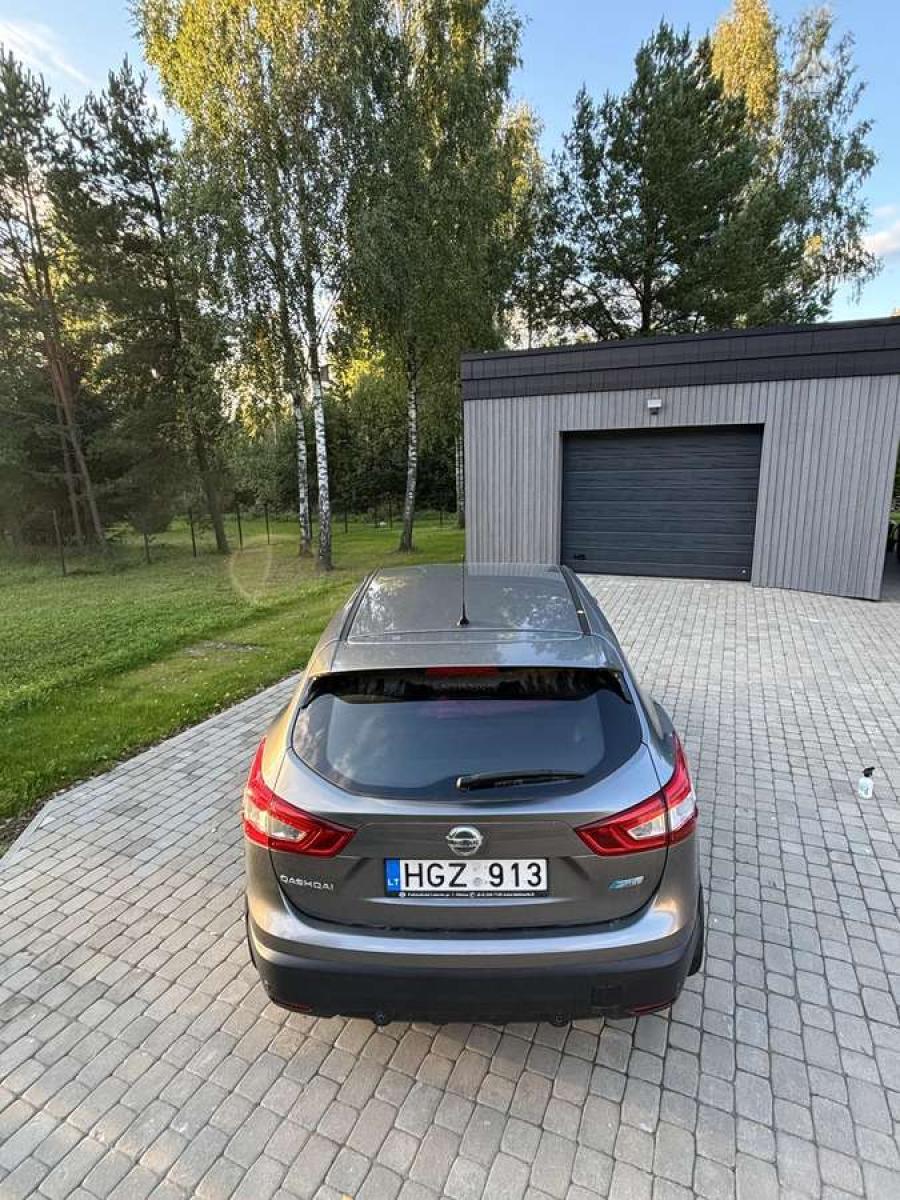 Grey Nissan Qashqai 2014 in Vilnius, with an engine capacity of 1.60 L and mileage of 110 thousand km for 10000 €, photo 13 on AUTOMOTO.COM.LV