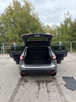 Pelēks Nissan Qashqai 2014 Daugavpils, ar dzinēja tilpumu 1.50 L un nobraukumu 228 tūkst. km par 6600 €, foto 7 vietnē AUTOMOTO.COM.LV
