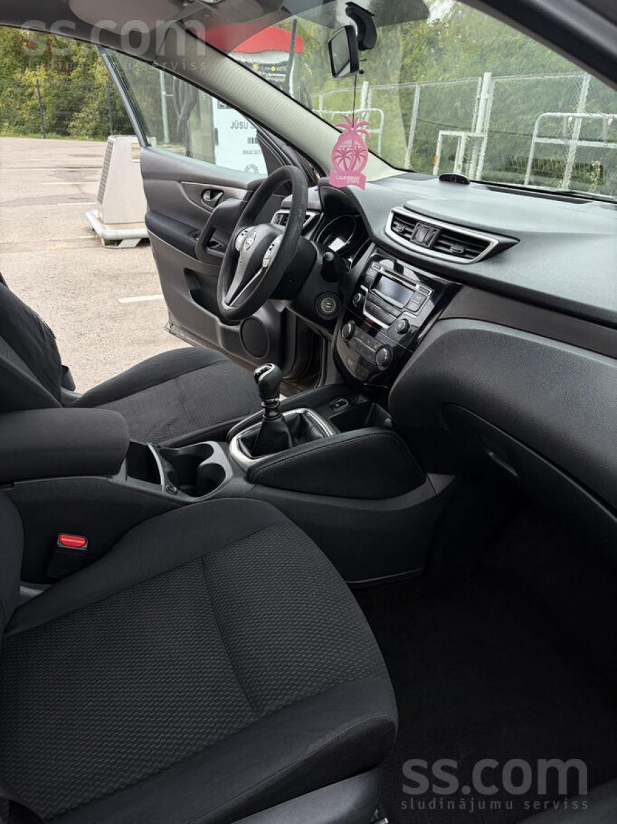 Pelēks Nissan Qashqai 2014 Daugavpils, ar dzinēja tilpumu 1.50 L un nobraukumu 228 tūkst. km par 6600 €, foto 16 vietnē AUTOMOTO.COM.LV