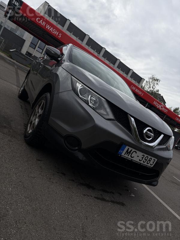 Pelēks Nissan Qashqai 2014 Daugavpils, ar dzinēja tilpumu 1.50 L un nobraukumu 228 tūkst. km par 6600 €, foto 1 vietnē AUTOMOTO.COM.LV