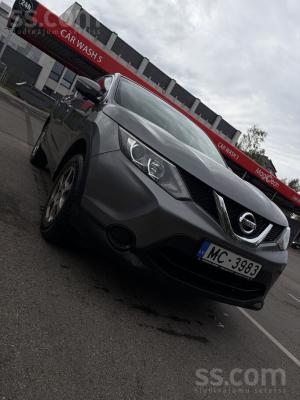 Pelēks Nissan Qashqai 2014 Daugavpils, ar dzinēja tilpumu 1.50 L un nobraukumu 228 tūkst. km par 6600 €, foto  vietnē AUTOMOTO.COM.LV