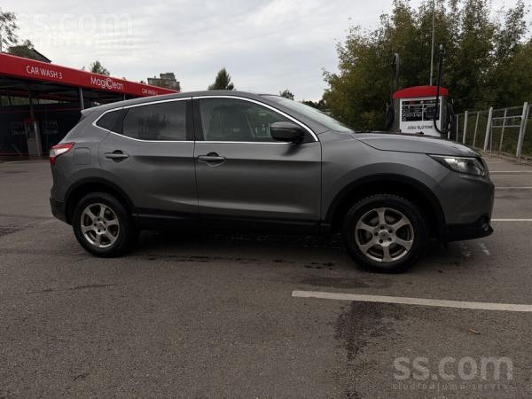 Pelēks Nissan Qashqai 2014 Daugavpils, ar dzinēja tilpumu 1.50 L un nobraukumu 228 tūkst. km par 6600 €, foto 3 vietnē AUTOMOTO.COM.LV
