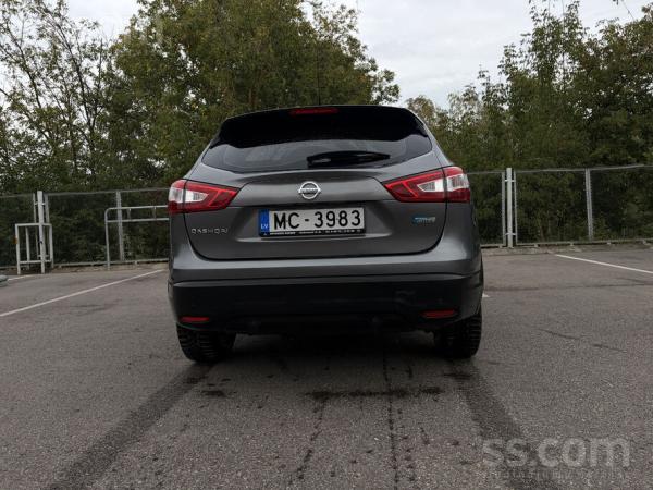 Pelēks Nissan Qashqai 2014 Daugavpils, ar dzinēja tilpumu 1.50 L un nobraukumu 228 tūkst. km par 6600 €, foto 4 vietnē AUTOMOTO.COM.LV