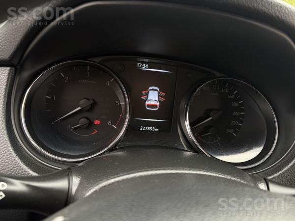 Pelēks Nissan Qashqai 2014 Daugavpils, ar dzinēja tilpumu 1.50 L un nobraukumu 228 tūkst. km par 6600 €, foto 9 vietnē AUTOMOTO.COM.LV