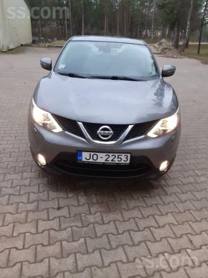 Pelēks Nissan Qashqai 2014 Rīga, ar dzinēja tilpumu 1.60 L un nobraukumu 237 tūkst. km par 8500 €, foto  vietnē AUTOMOTO.COM.LV