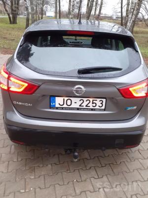 Pelēks Nissan Qashqai 2014 Rīga, ar dzinēja tilpumu 1.60 L un nobraukumu 237 tūkst. km par 8500 €, foto 3 vietnē AUTOMOTO.COM.LV