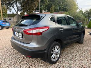 Grey Nissan Qashqai 2014 in Riga, with an engine capacity of 1.20 L and mileage of 140 thousand km for 6850 €, photo 3 on AUTOMOTO.COM.LV