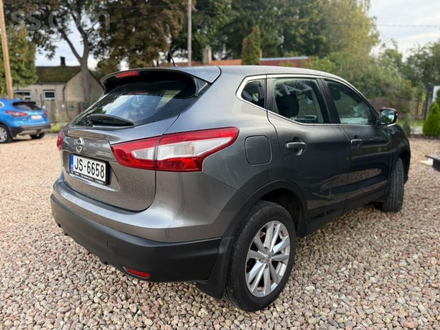 Grey Nissan Qashqai 2014 in Riga, with an engine capacity of 1.20 L and mileage of 140 thousand km for 6850 €, photo 3 on AUTOMOTO.COM.LV
