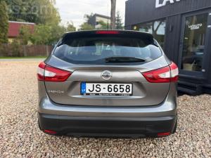Grey Nissan Qashqai 2014 in Riga, with an engine capacity of 1.20 L and mileage of 140 thousand km for 6850 €, photo 4 on AUTOMOTO.COM.LV