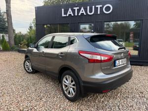 Grey Nissan Qashqai 2014 in Riga, with an engine capacity of 1.20 L and mileage of 140 thousand km for 6850 €, photo 5 on AUTOMOTO.COM.LV