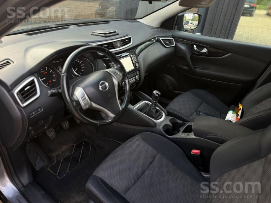 Grey Nissan Qashqai 2014 in Riga, with an engine capacity of 1.20 L and mileage of 140 thousand km for 6850 €, photo 11 on AUTOMOTO.COM.LV