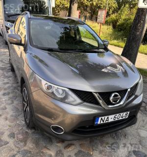 Pelēks Nissan Qashqai 2014 Jelgava, ar dzinēja tilpumu 1.60 L un nobraukumu 326 tūkst. km par 7600 €, foto  vietnē AUTOMOTO.COM.LV
